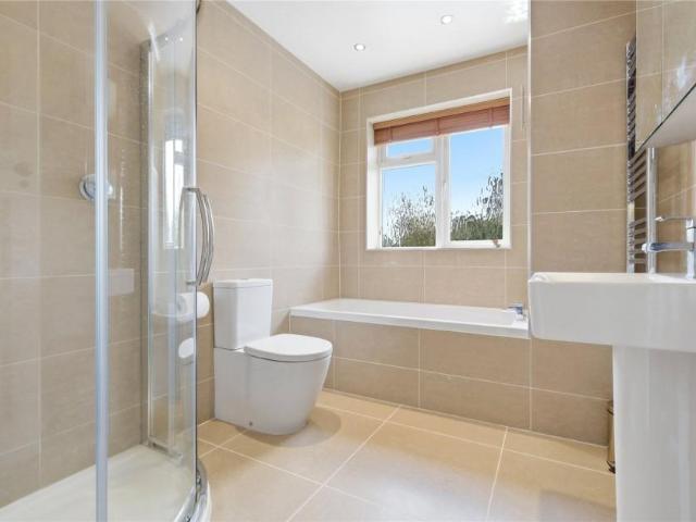 5 bed house for sale
