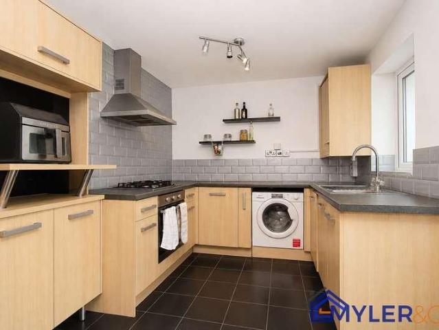 5 bed house for sale