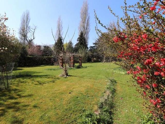 5 bed house for sale