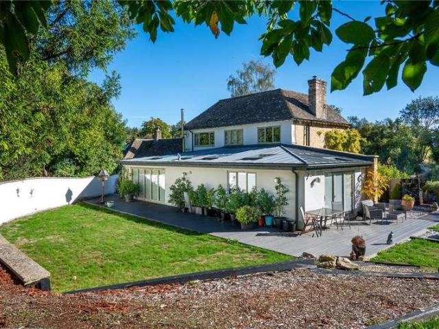 5 bed house for sale