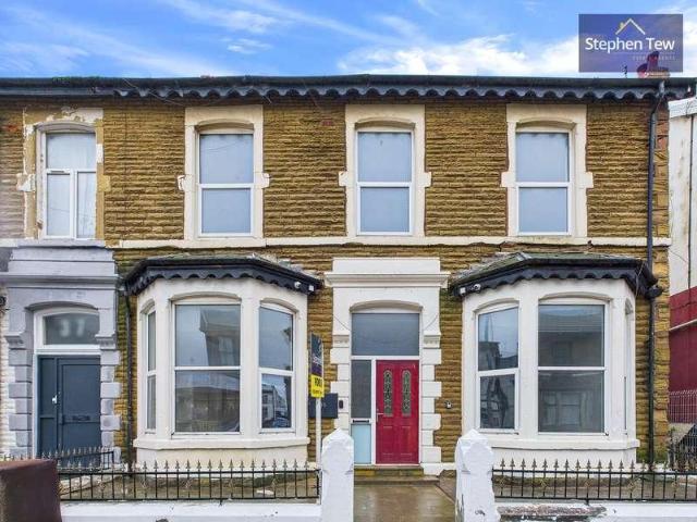 5 bed house for sale