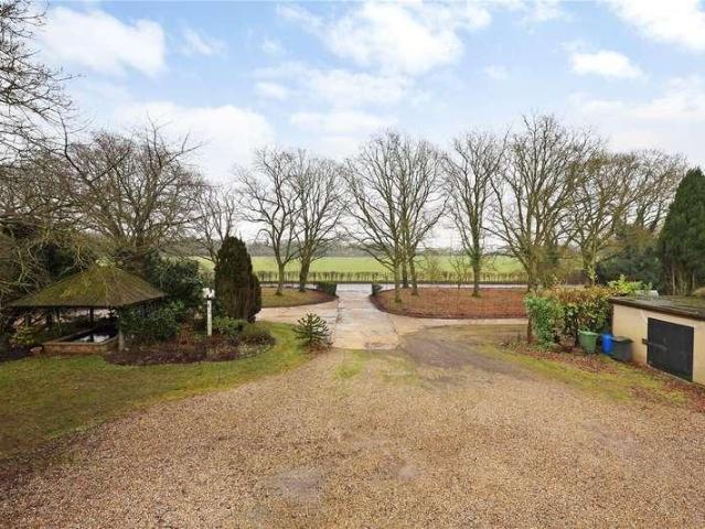 5 bed house for sale