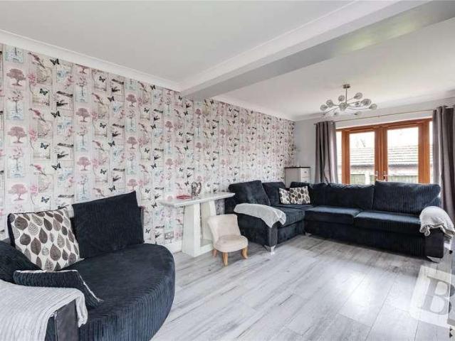 5 bed house for sale