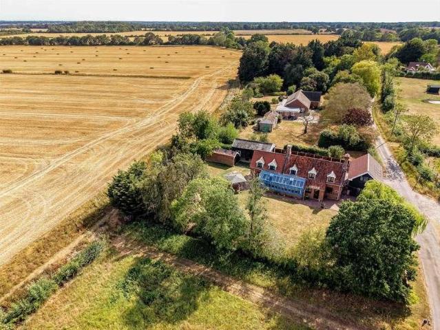 5 bed house for sale