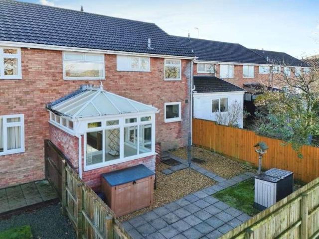 5 bed house for sale