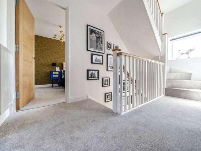 5 bed house for sale