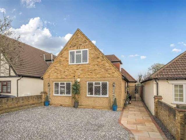 5 bed house for sale