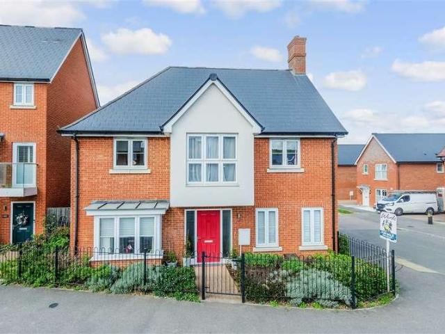 5 bed house for sale