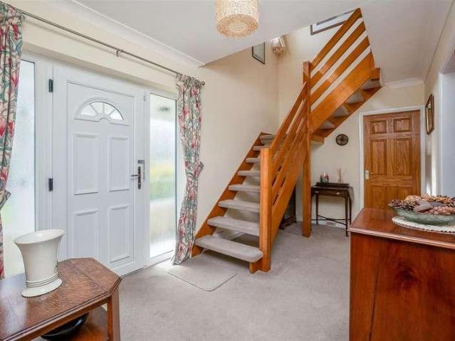 5 bed house for sale