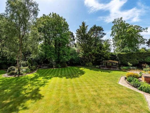 5 bed house for sale