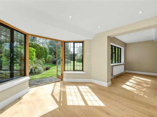5 bed house for sale