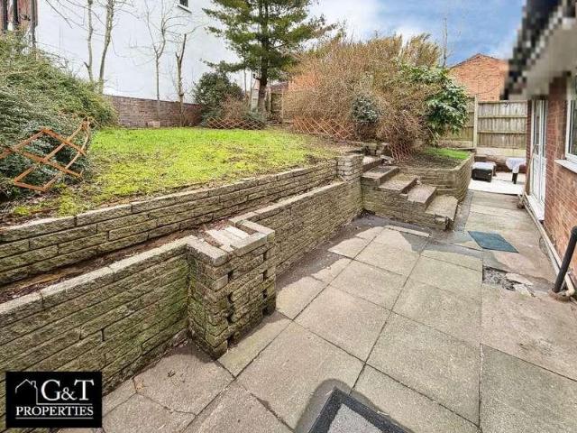 5 bed house for sale