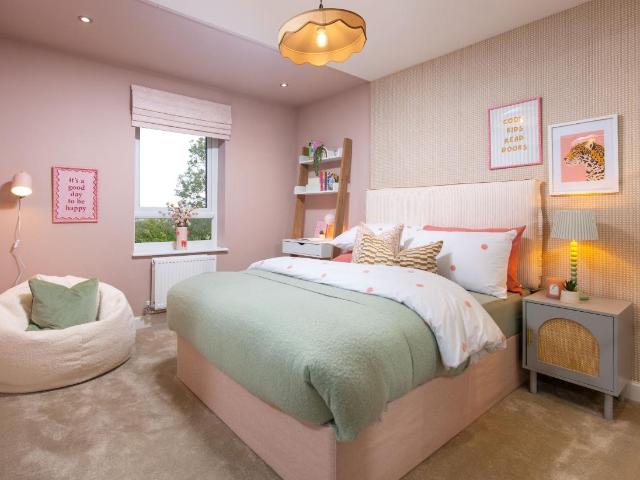 5 bed house for sale