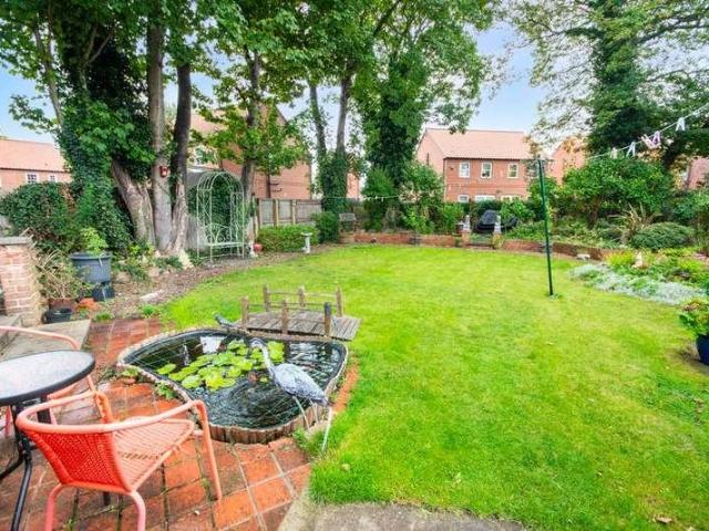 5 bed house for sale