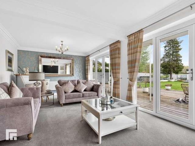 5 bed house for sale