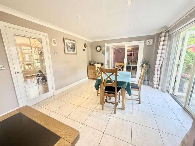 5 bed house for sale