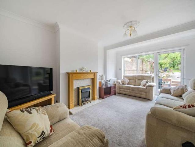5 bed house for sale