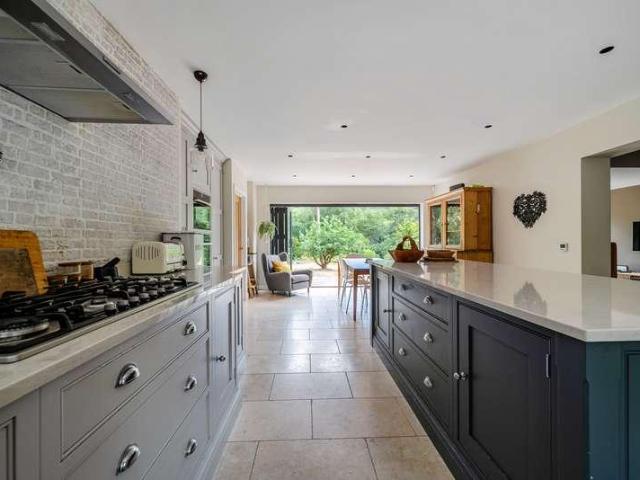 5 bed house for sale
