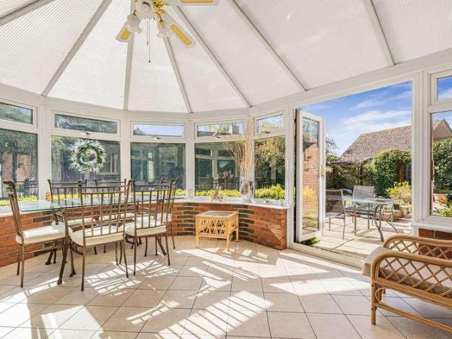 5 bed house for sale
