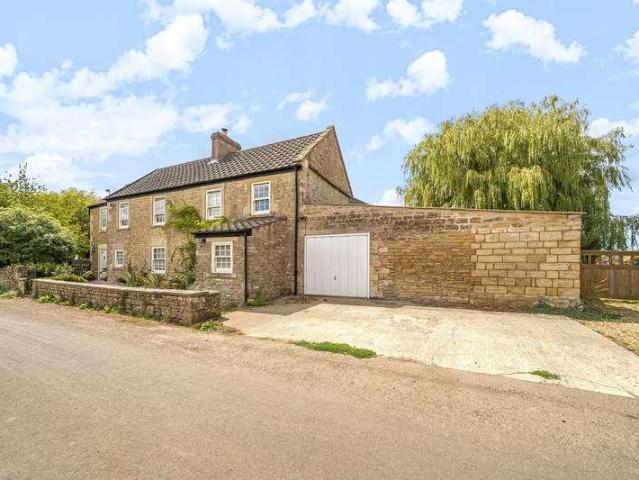 5 bed house for sale