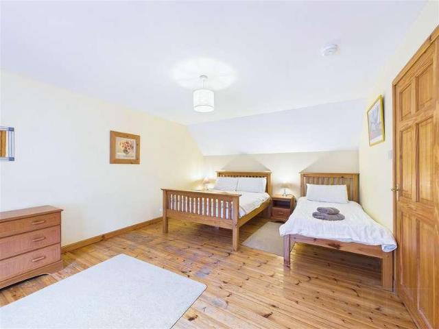 5 bed house for sale