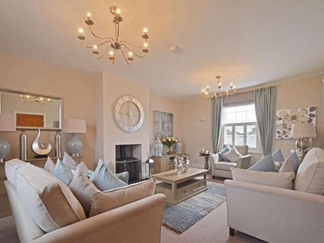 5 bed house for sale