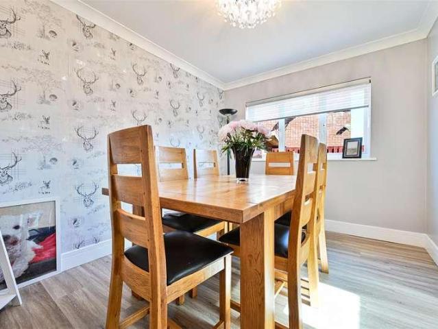 5 bed house for sale