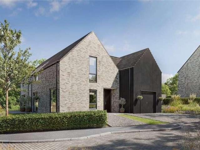 5 bed house for sale