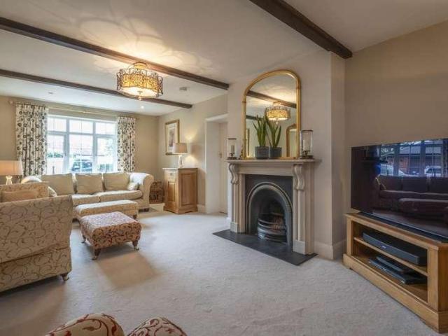 5 bed house for sale