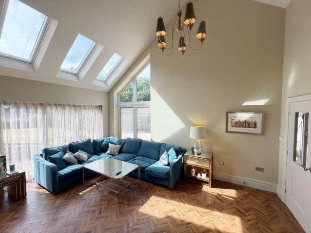 5 bed house for sale