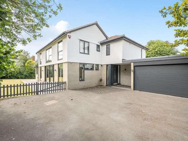 5 bed house for sale