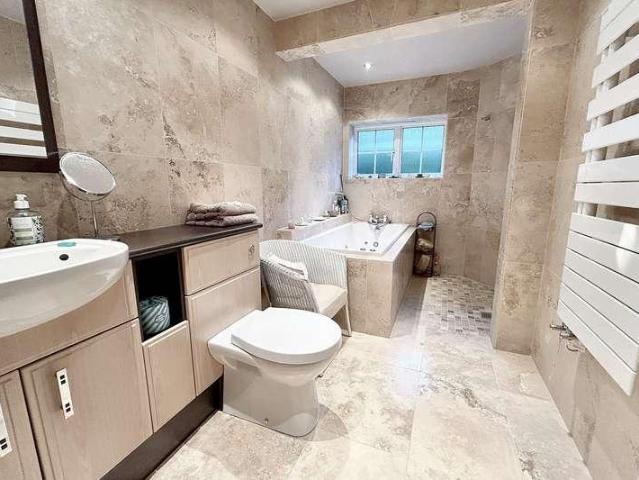 5 bed house for sale