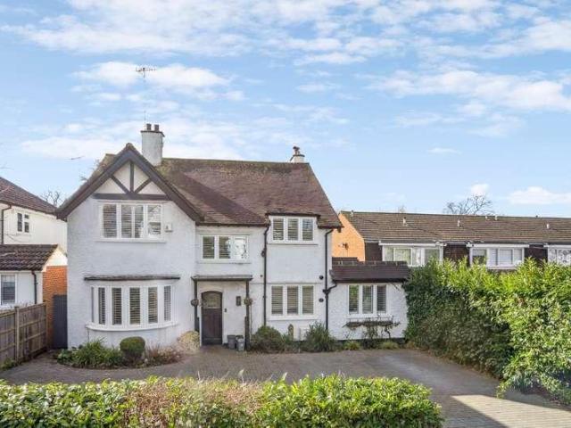 5 bed house for sale