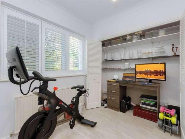 5 bed house for sale