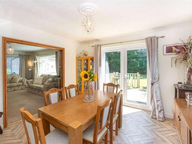 5 bed house for sale