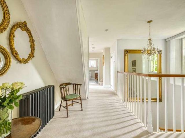 5 bed house for sale