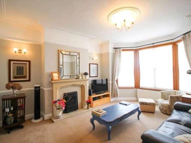 5 bed house for sale