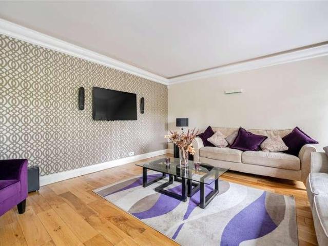5 bed house for sale