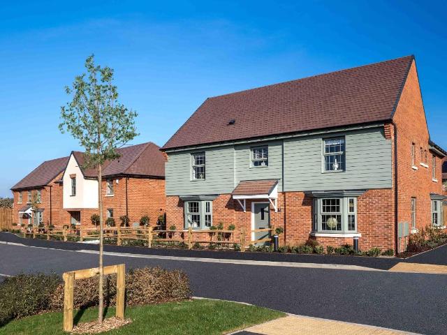 5 bed house for sale