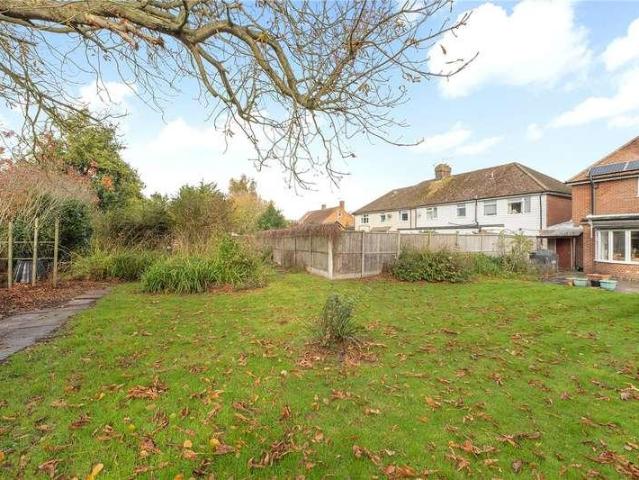 5 bed house for sale