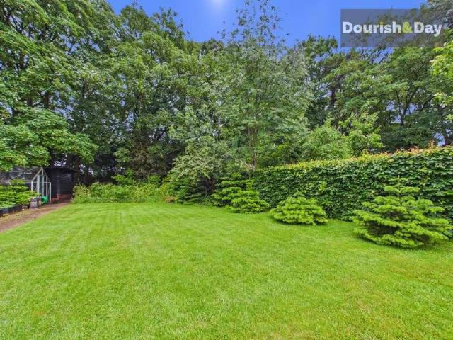 5 bed house for sale