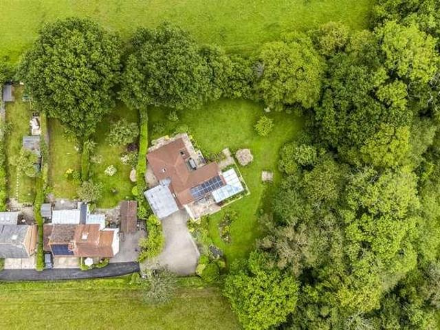 5 bed house for sale
