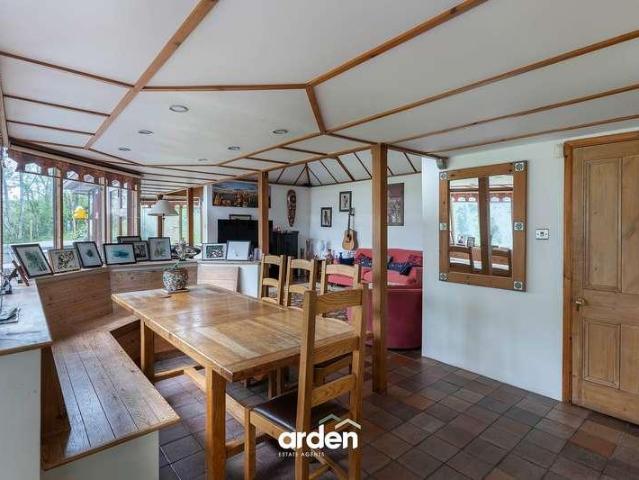 5 bed house for sale