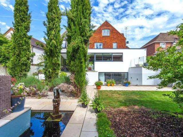 5 bed house for sale