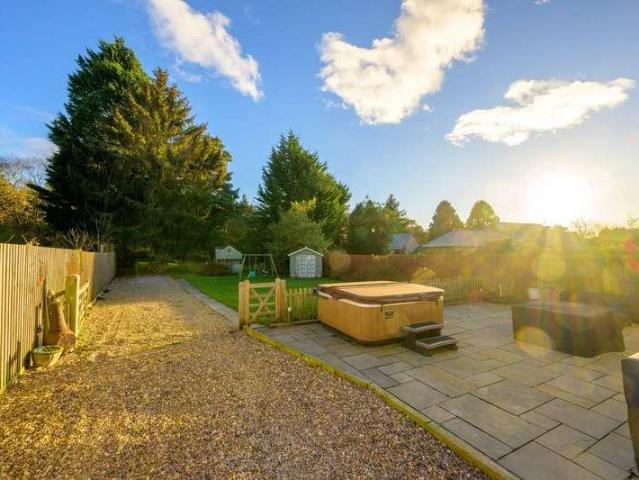 5 bed house for sale