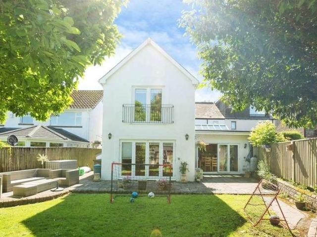 5 bed house for sale