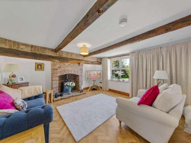 5 bed house for sale