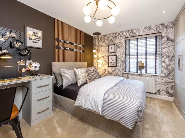 5 bed house for sale