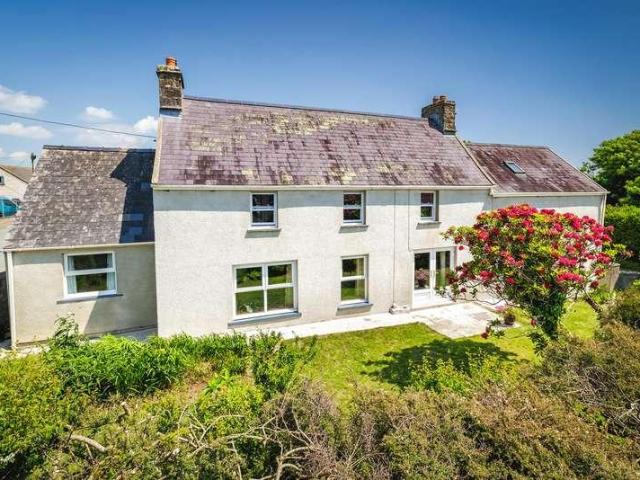 5 bed house for sale