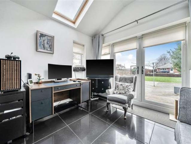 5 bed house for sale